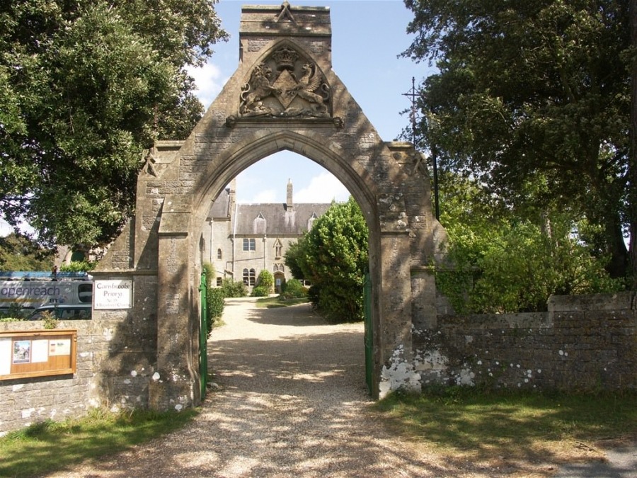 Home - Carisbrooke Priory
